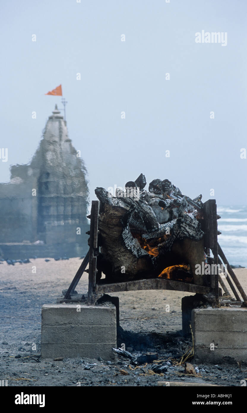 Funeral bier hindu cremation hi-res stock photography and images - Alamy