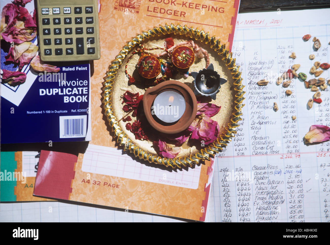 Hinduism puja tray hindu hi-res stock photography and images - Alamy