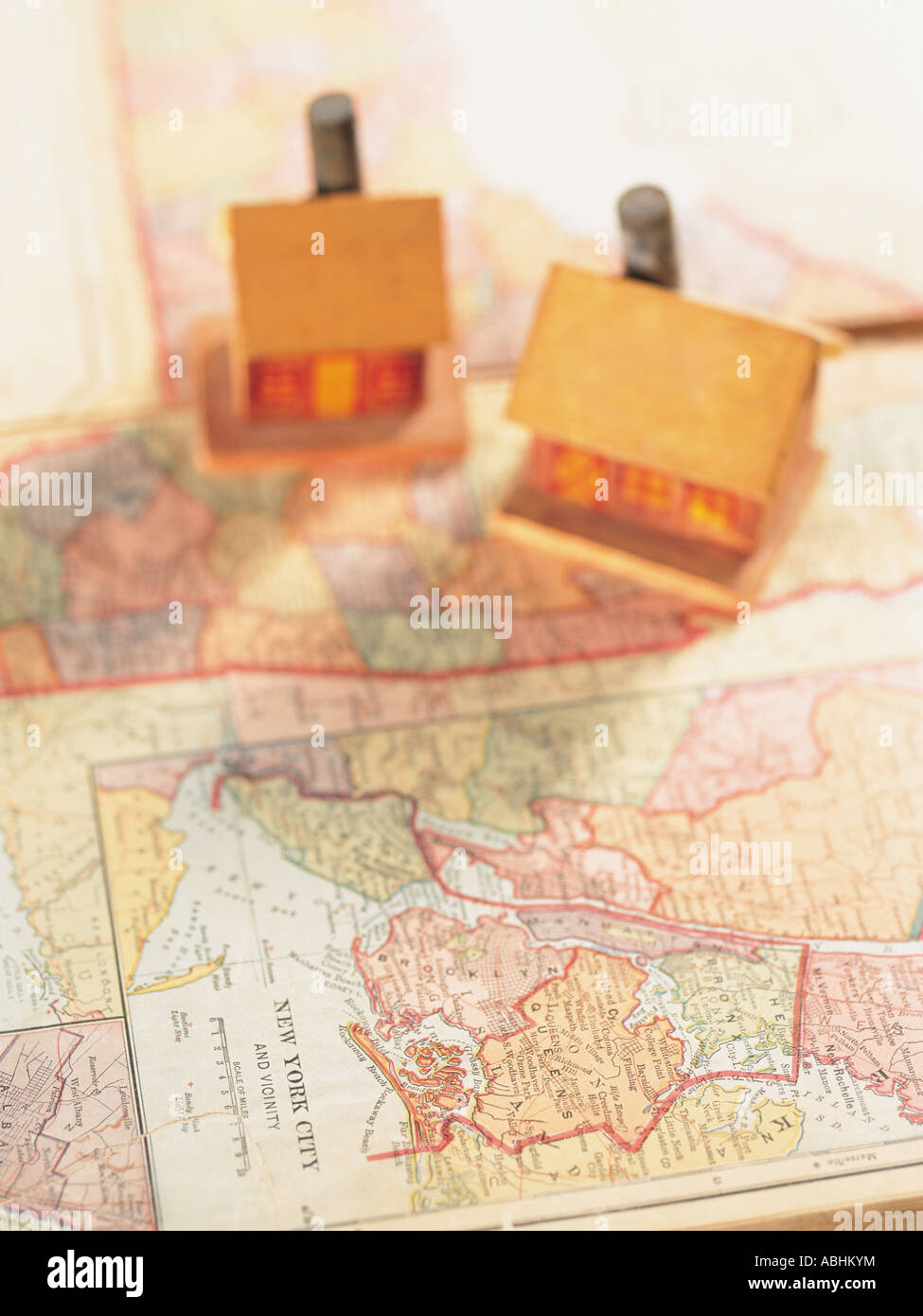 model house on map Stock Photo - Alamy