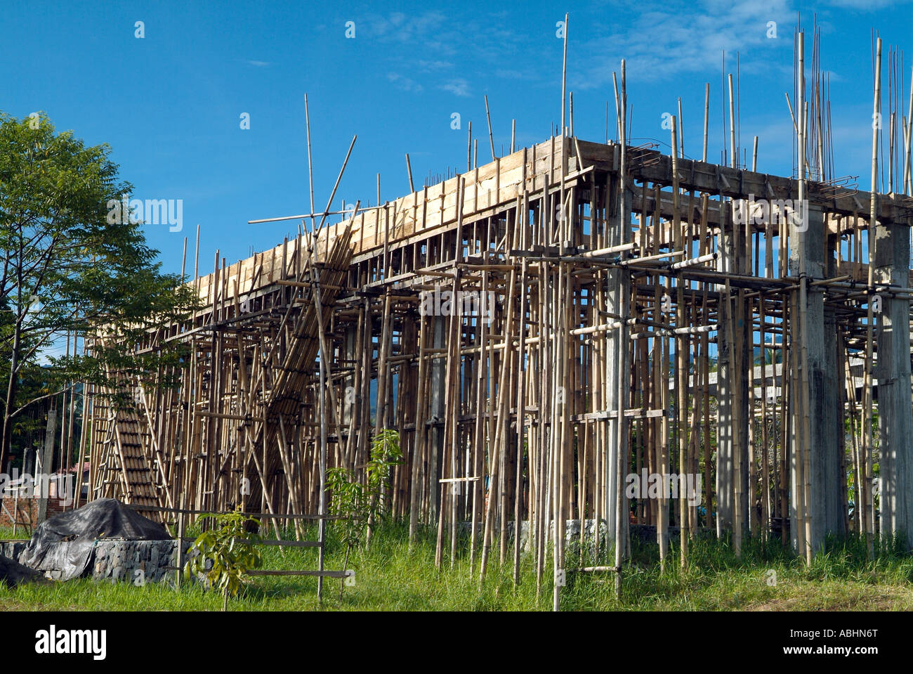 Building of a house in Manado, North Sulawesi Stock Photo - Alamy