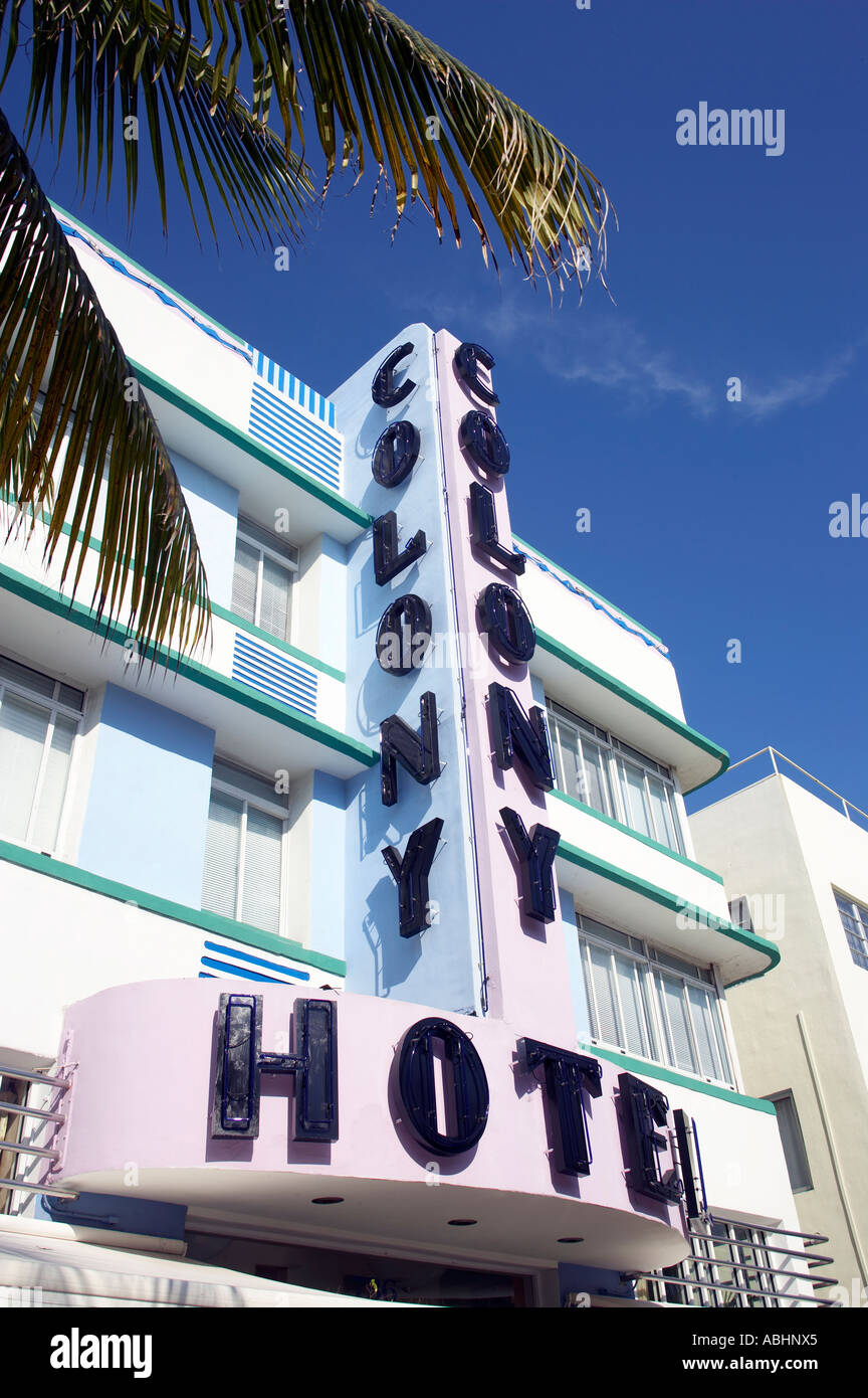 Ocean Drive Facade of Hotel Colony an Art Deco style hotel at Ocean ...