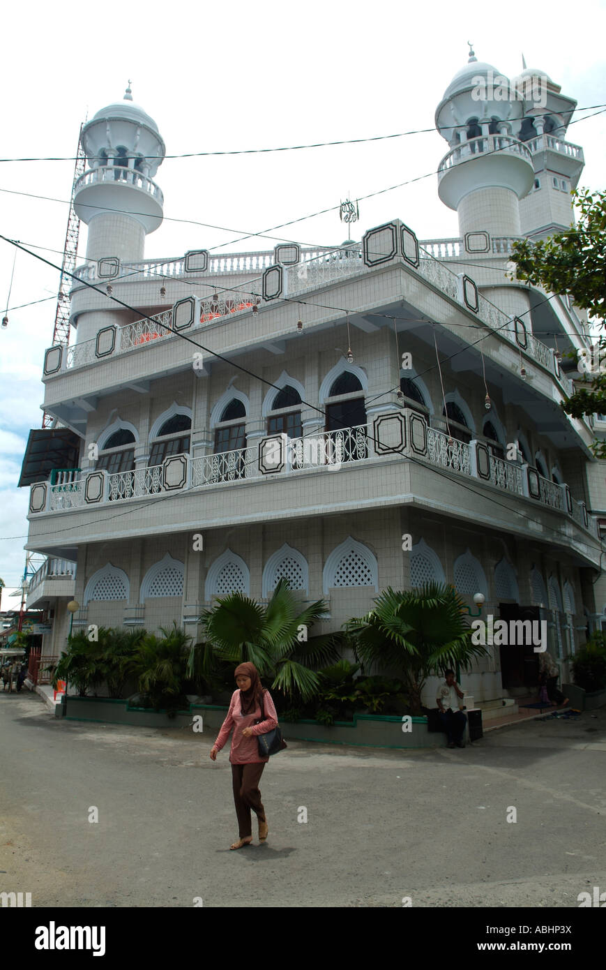 Muslim mosque in Manado, North Sulawesi Stock Photo - Alamy