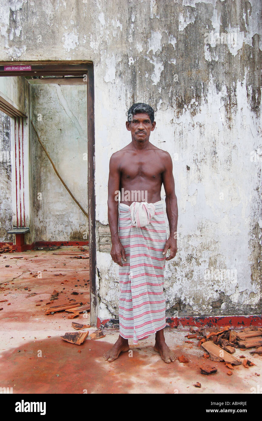 Old frale weak fragile old man hi-res stock photography and images - Alamy