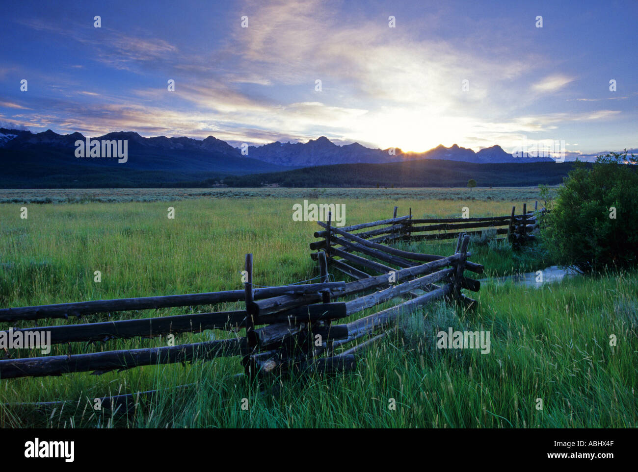 The Sawtooth Mountains tower above the Salmon River Valley Sawtooth ...
