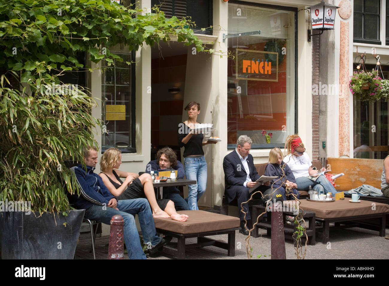 Amsterdam menschen cafe hi-res stock photography and images - Alamy