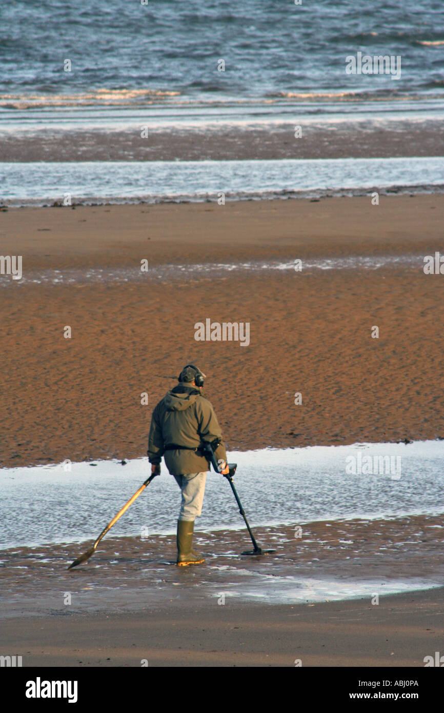 Treasure hunting on the beach, Scotland, UK Stock Photo - Alamy