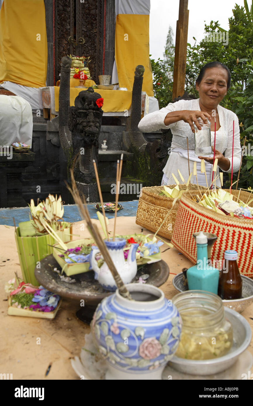 Making offerings besakih temple hi-res stock photography and images - Alamy