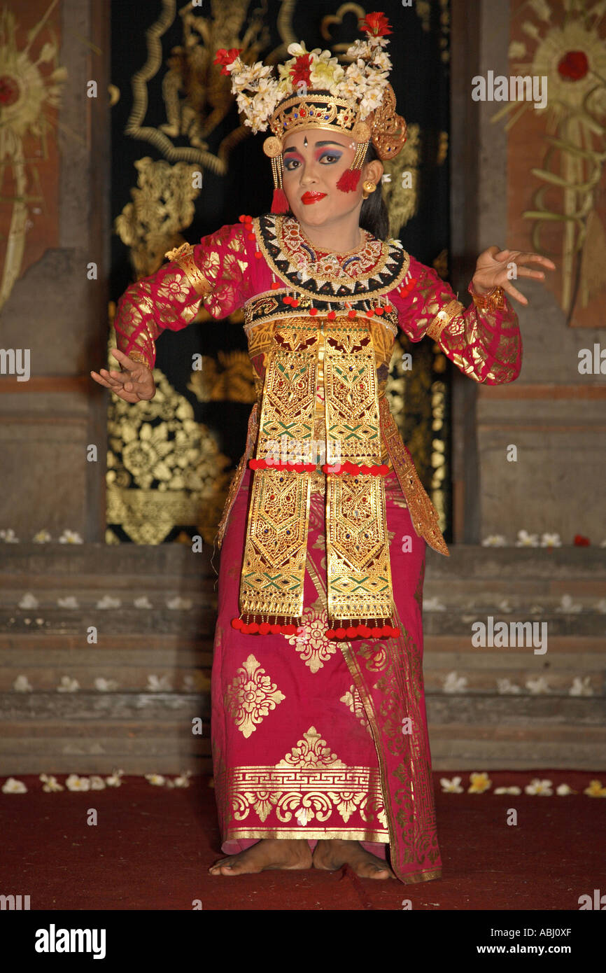 Lakhon dance hi-res stock photography and images - Alamy