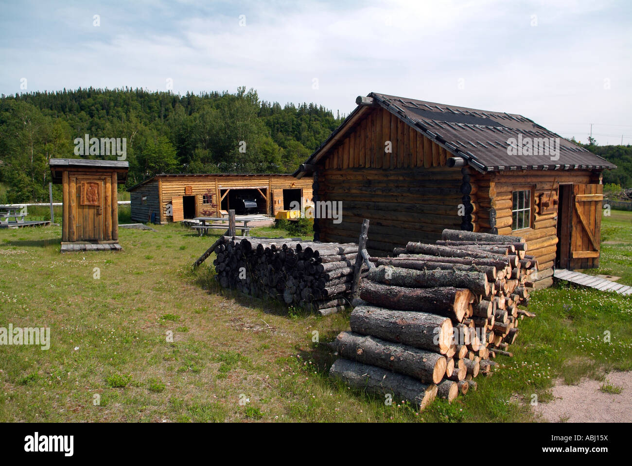 Traditional lumberjack wooden house, North of Quebec Stock Photo - Alamy