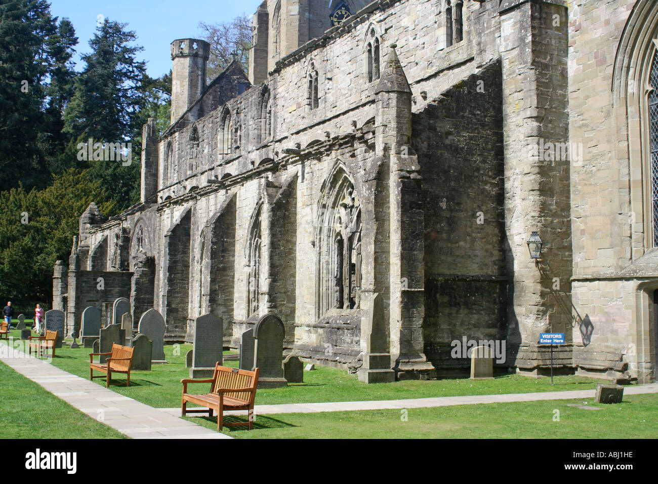 Dunkeld Cathedral Stock Photos & Dunkeld Cathedral Stock Images - Alamy