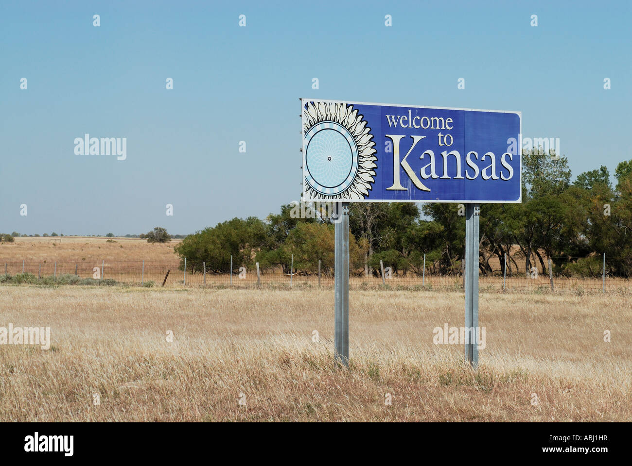Welcome to kansas sign hi-res stock photography and images - Alamy