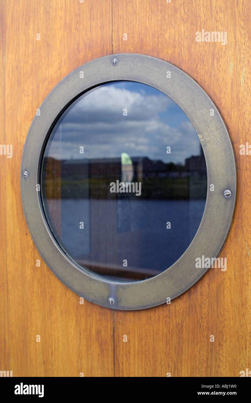 Port hole ships hi-res stock photography and images - Alamy