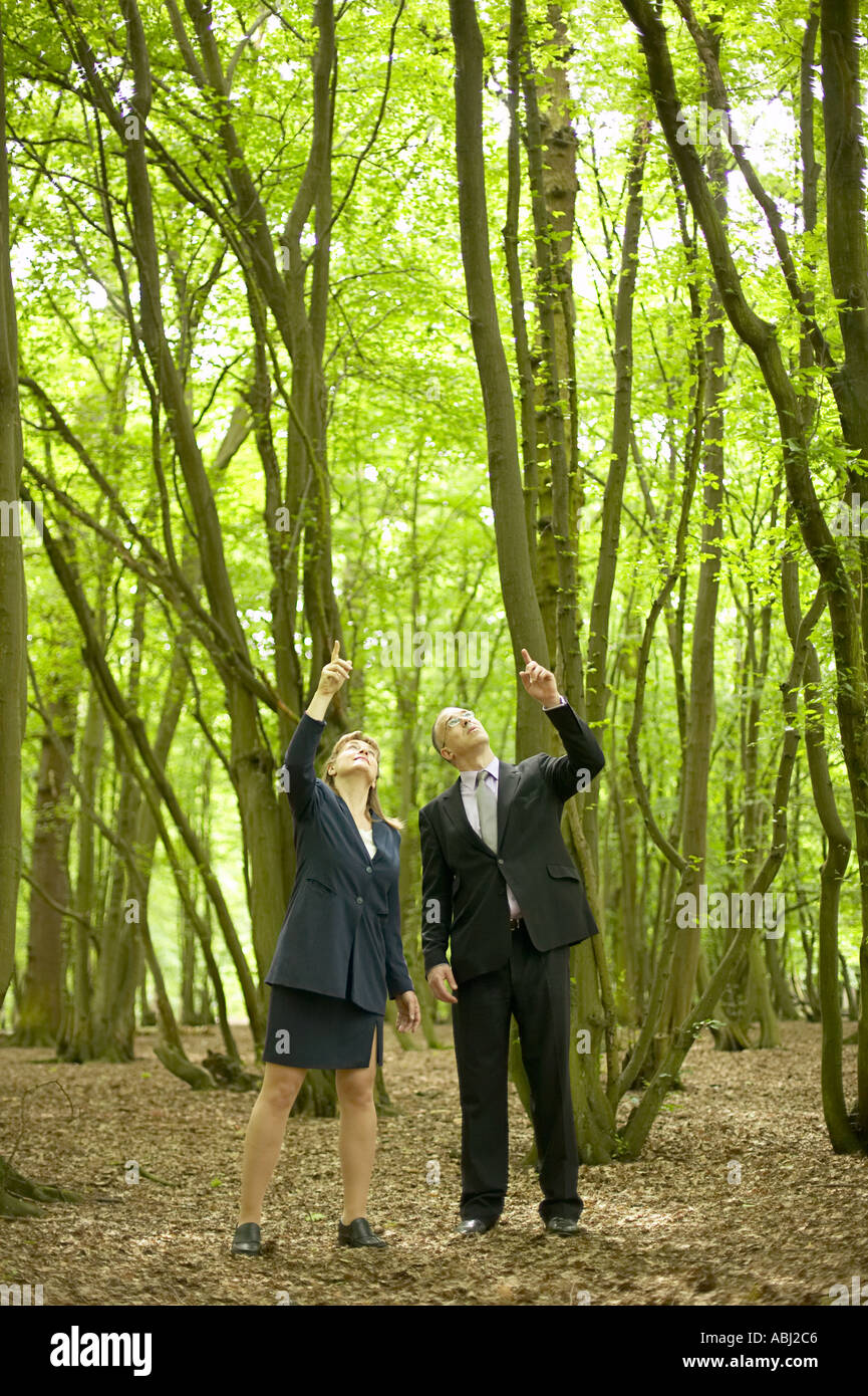 Opposite direction couple hi-res stock photography and images - Alamy