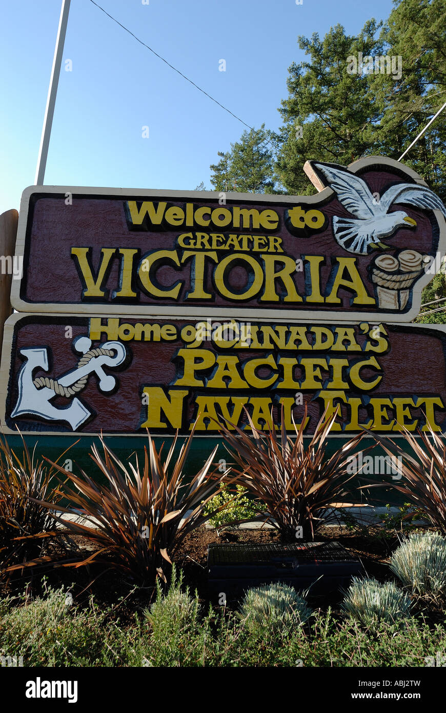 Welcome sign to Victoria, city of Vancouver Island Stock Photo - Alamy