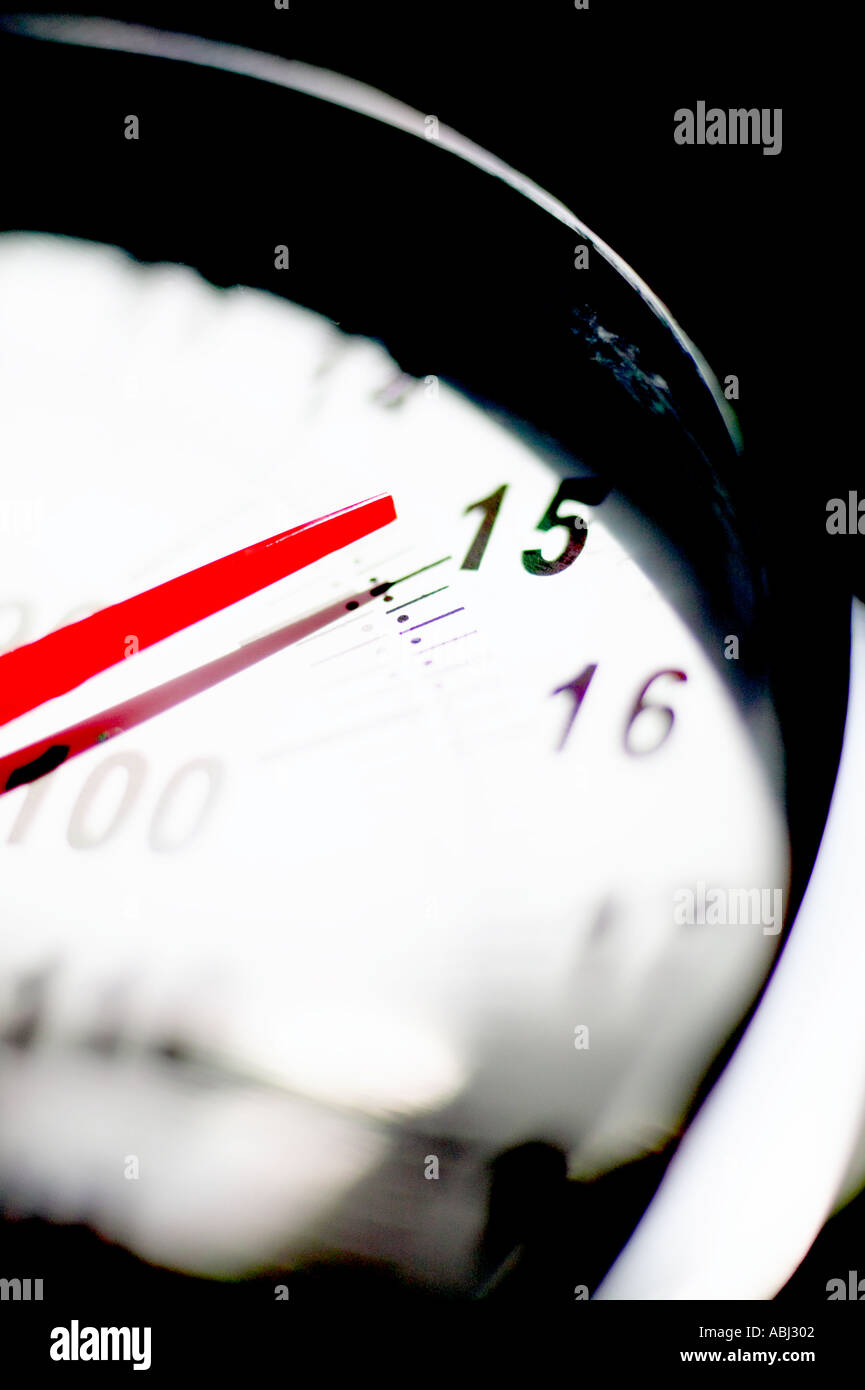 Needle pointing to weight on dial of weighing scale Stock Photo - Alamy