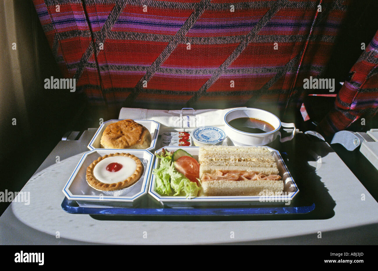 Airline meal hi-res stock photography and images - Alamy