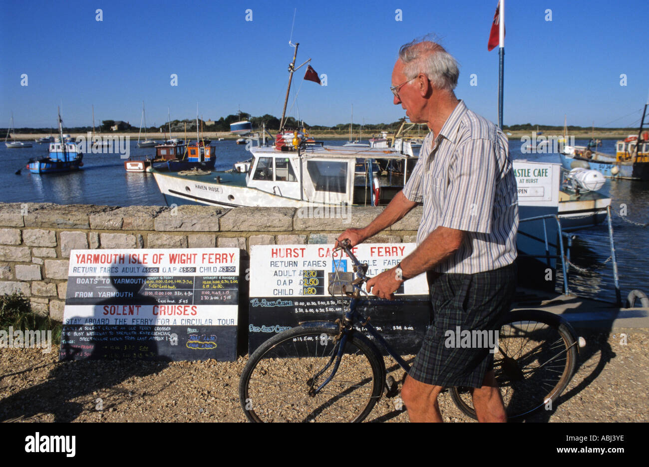 Yarmouth isle of wight castle hi-res stock photography and images - Alamy
