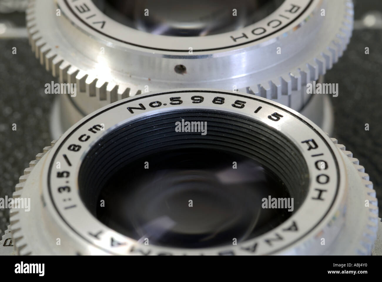 Twin lens camera Stock Photo - Alamy