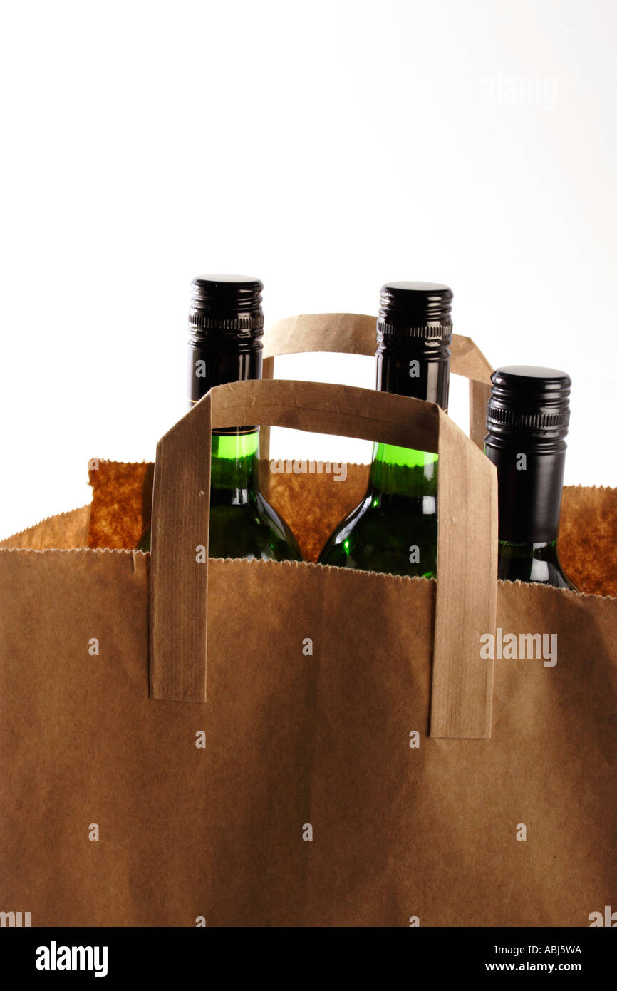 Alcohol brown paper bag hi-res stock photography and images - Alamy