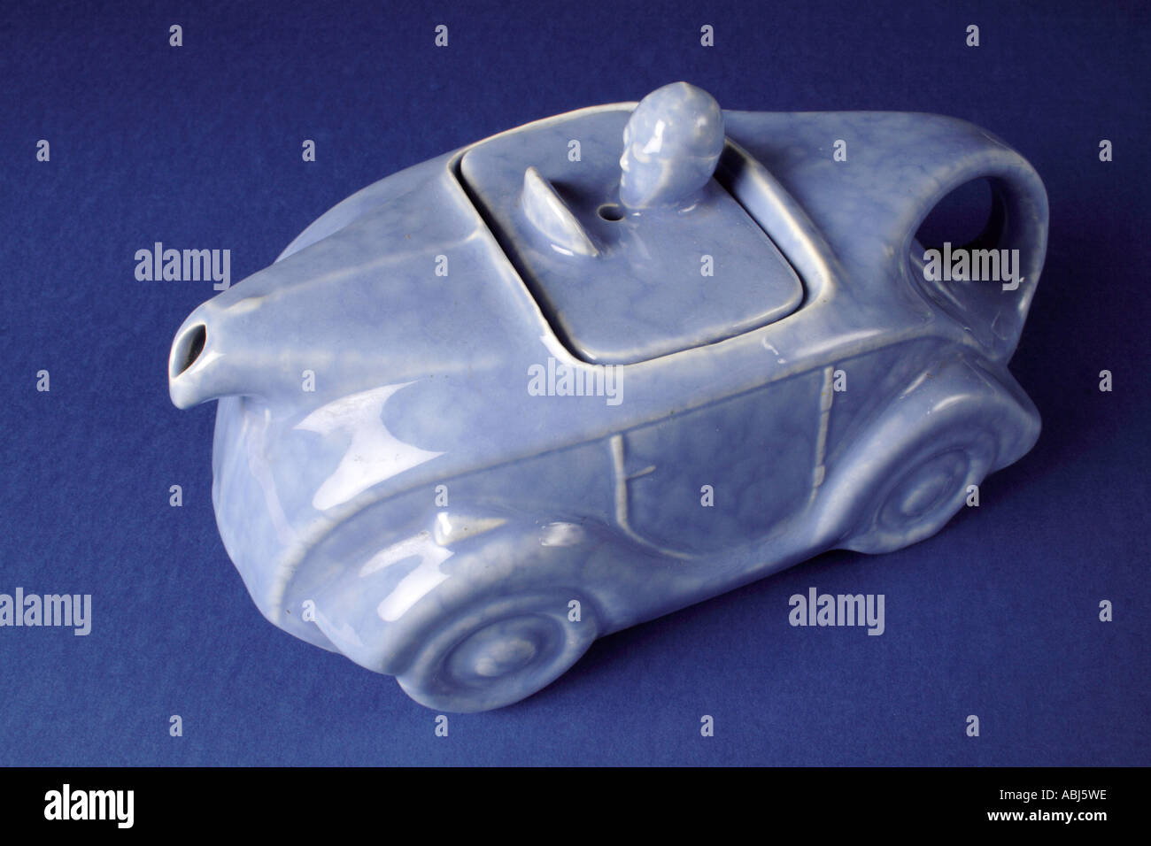 Teapot racing hi-res stock photography and images - Alamy