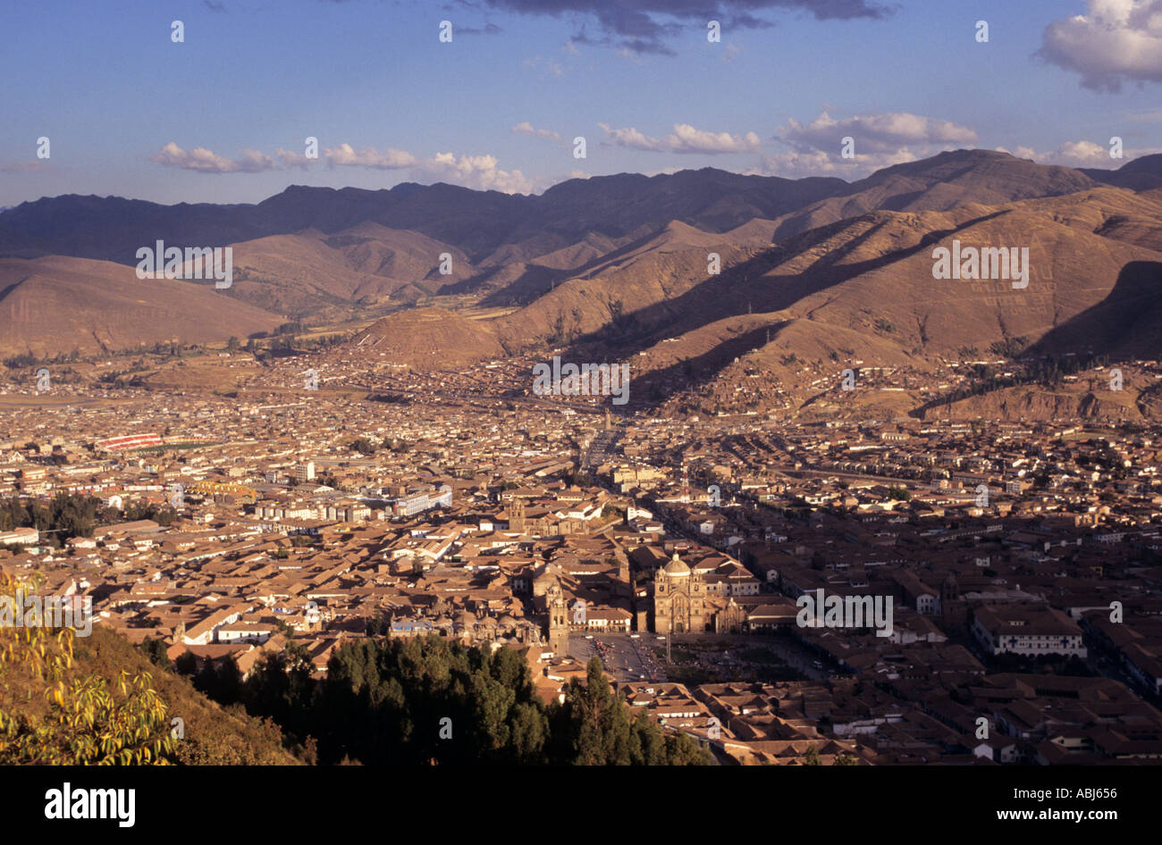 Skyline de cusco hi-res stock photography and images - Alamy