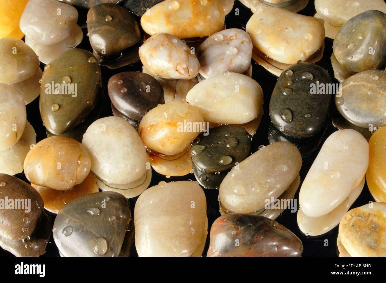 Close up wet pebbles hi-res stock photography and images - Alamy