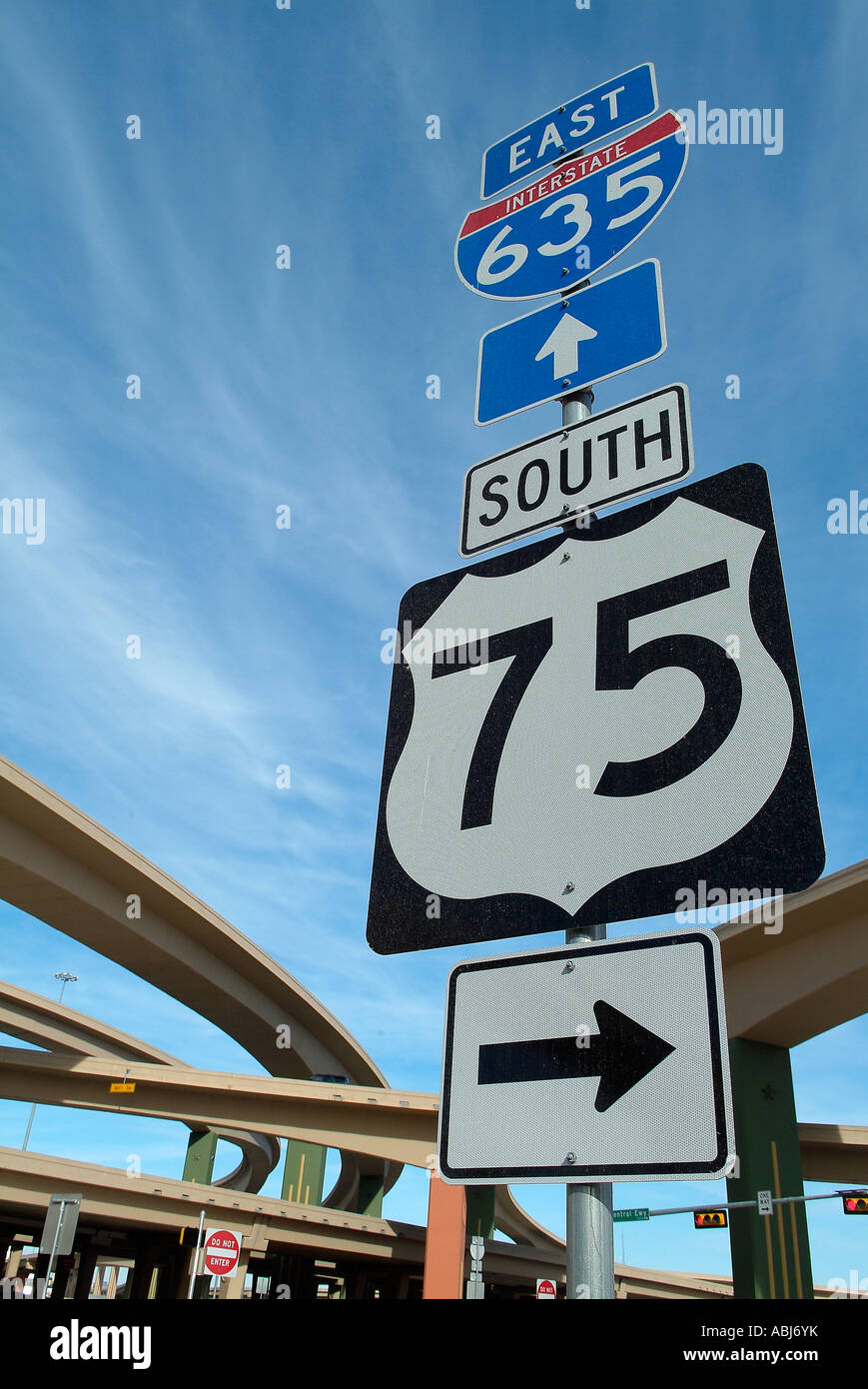 Bridge over the US75 in Dallas North, state of Texas Stock Photo - Alamy