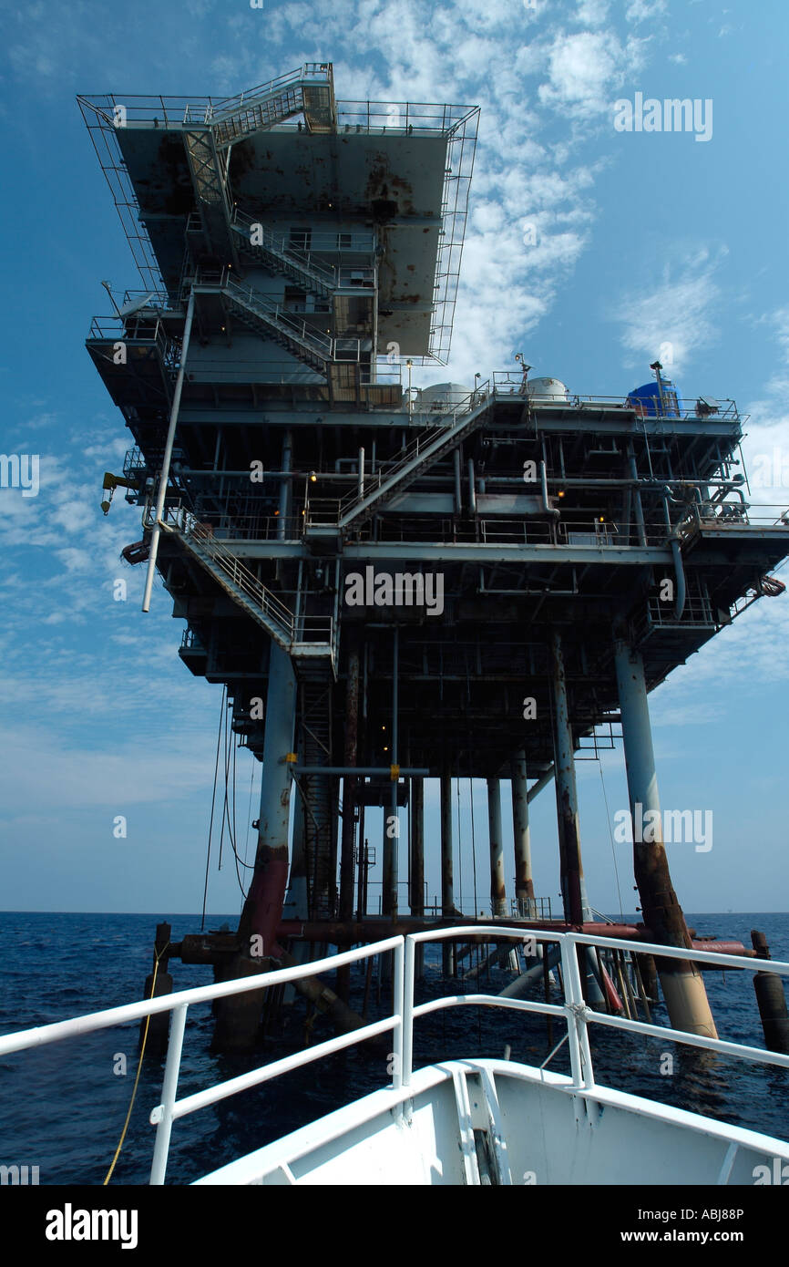 Gas derrick in the Gulf of Mexico off Texas Stock Photo - Alamy