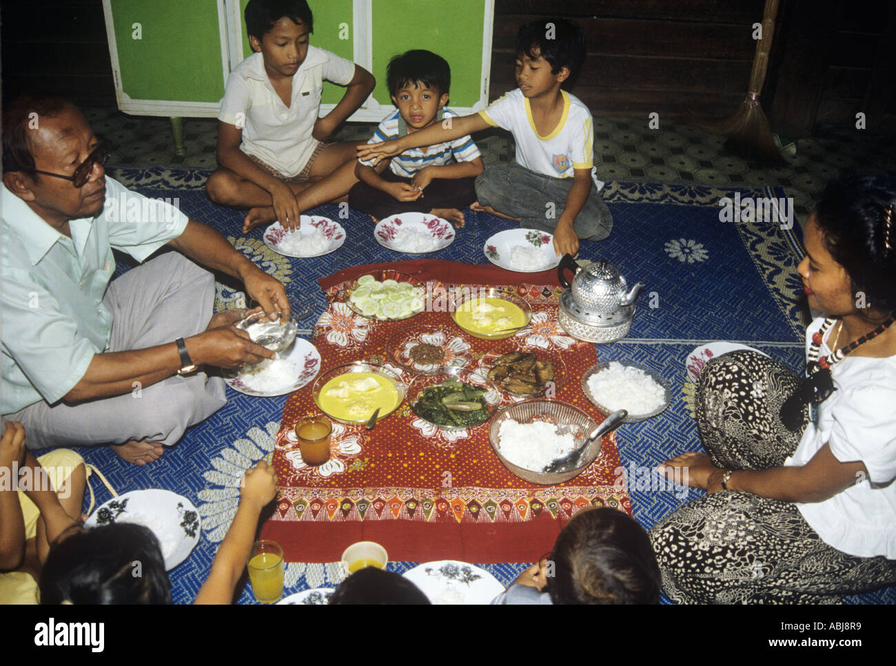 Food iftar breaking fast meal hi-res stock photography and images - Alamy