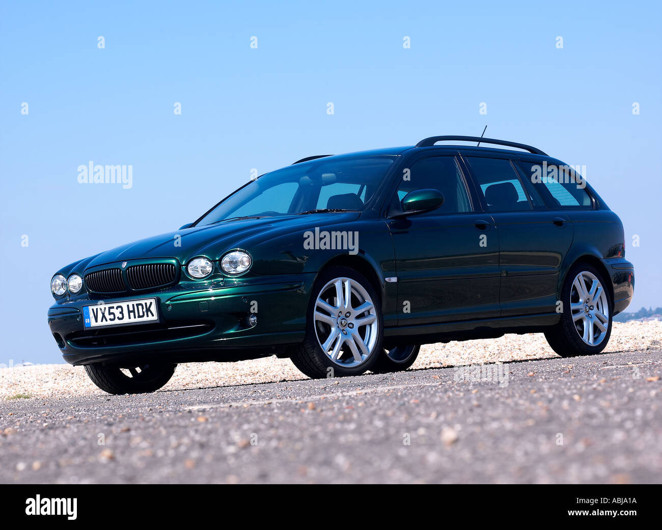 Jaguar x type estate hi-res stock photography and images - Alamy