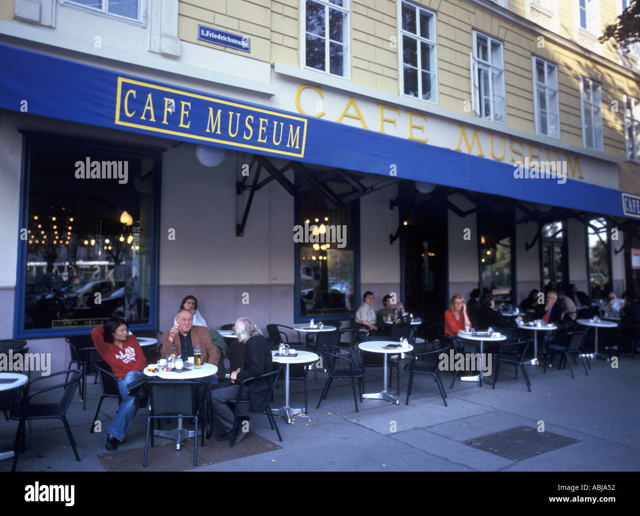 Cafe museum side chair hi-res stock photography and images - Alamy