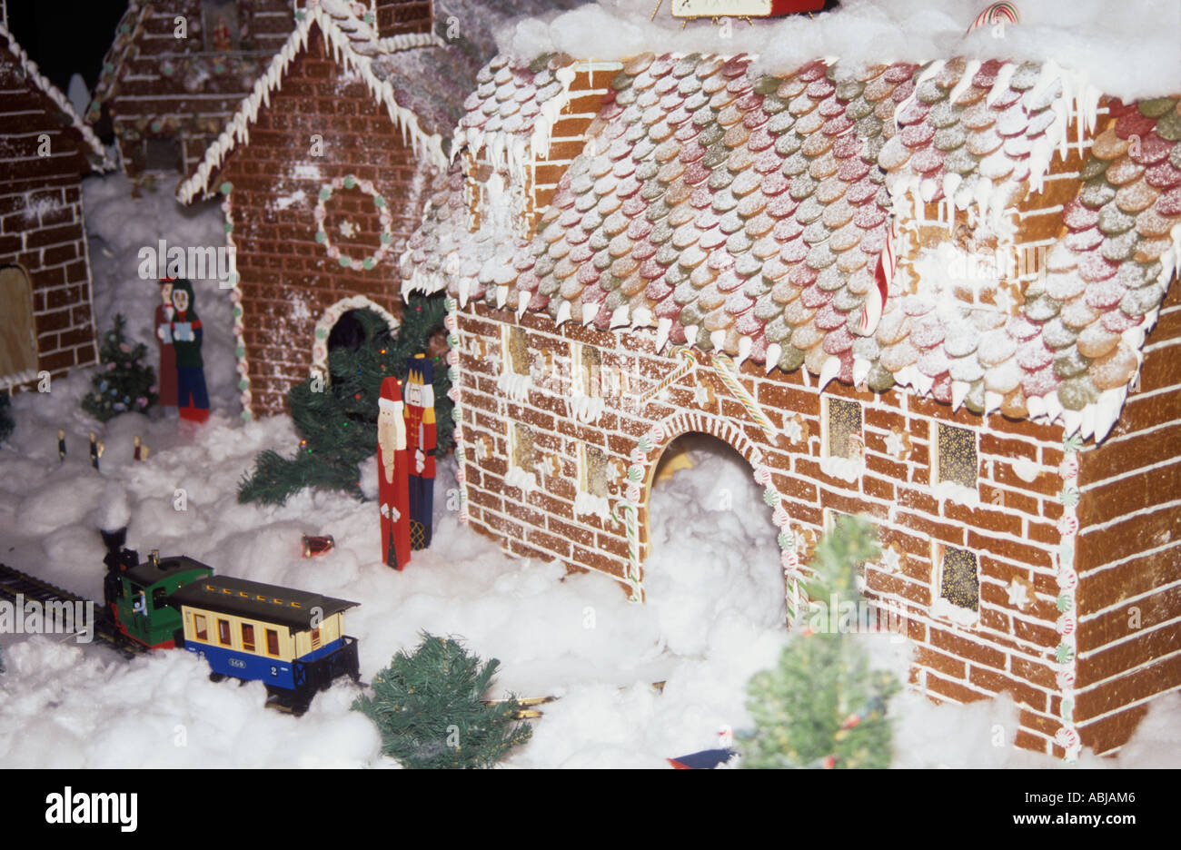A cottage made of gingerbread Stock Photo - Alamy