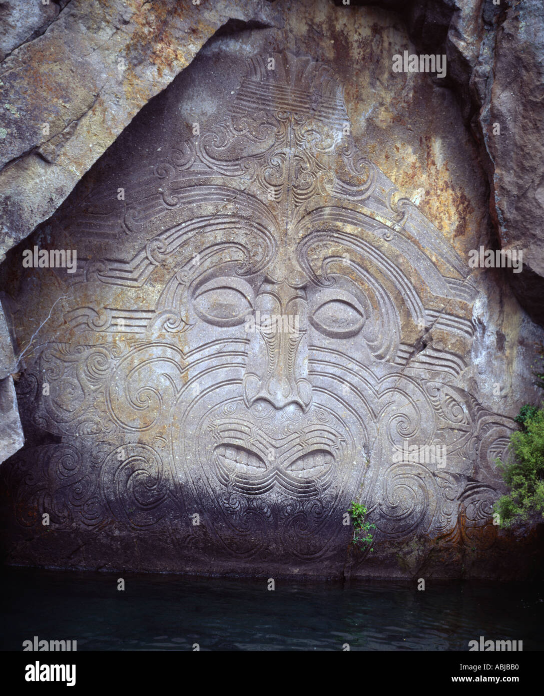 rock carving lake taupo new zealand Stock Photo - Alamy