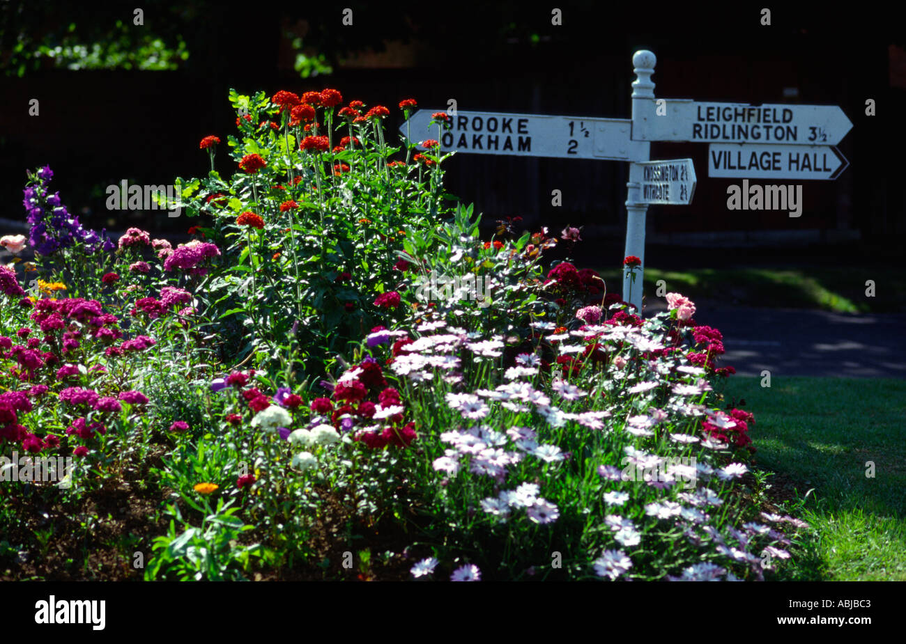 Rustic country sign hi-res stock photography and images - Alamy