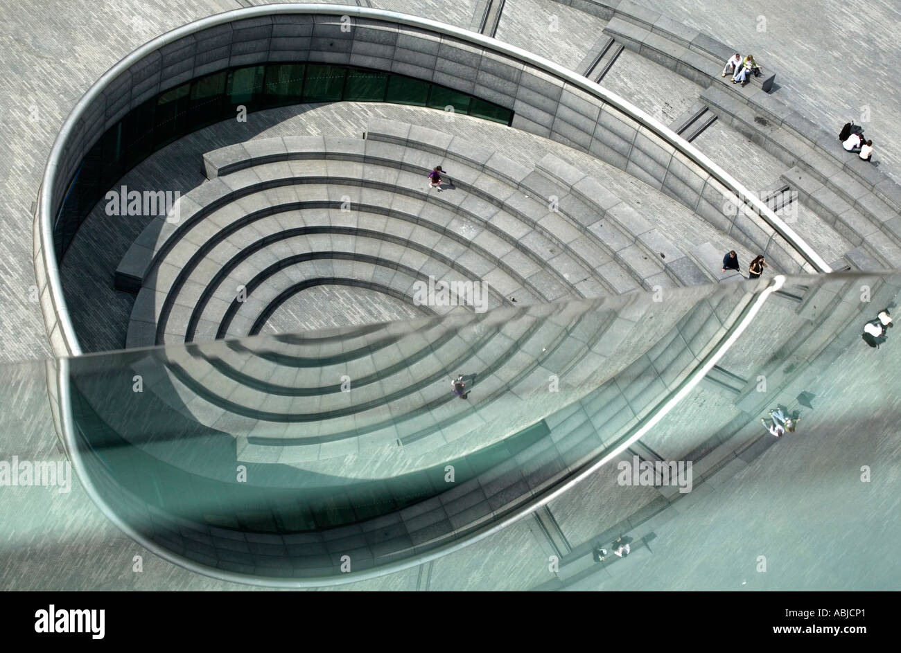 Londons city hall steps hi-res stock photography and images - Alamy