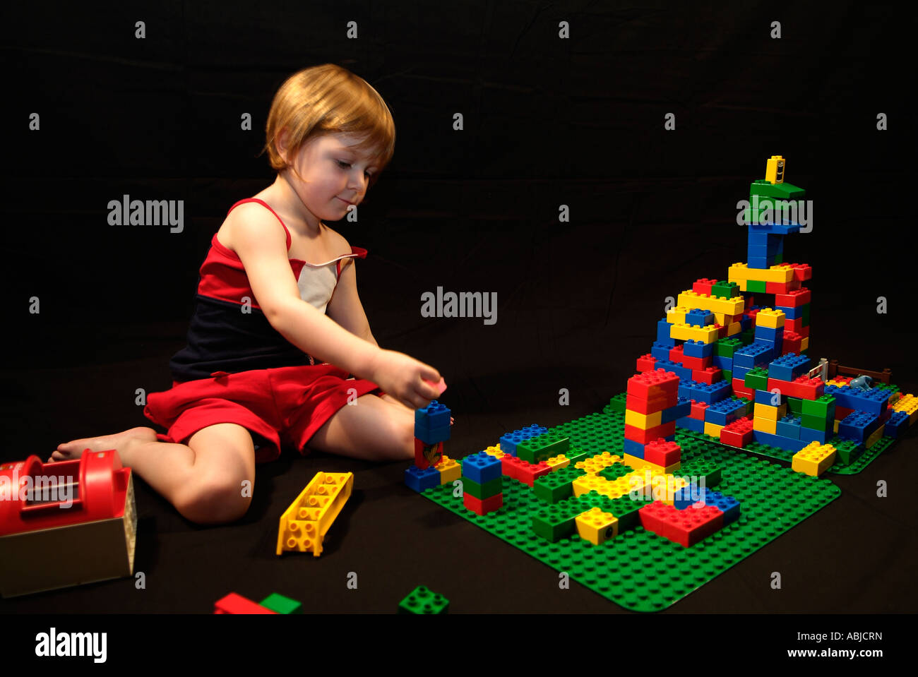 Children build construct house hi-res stock photography and images - Alamy