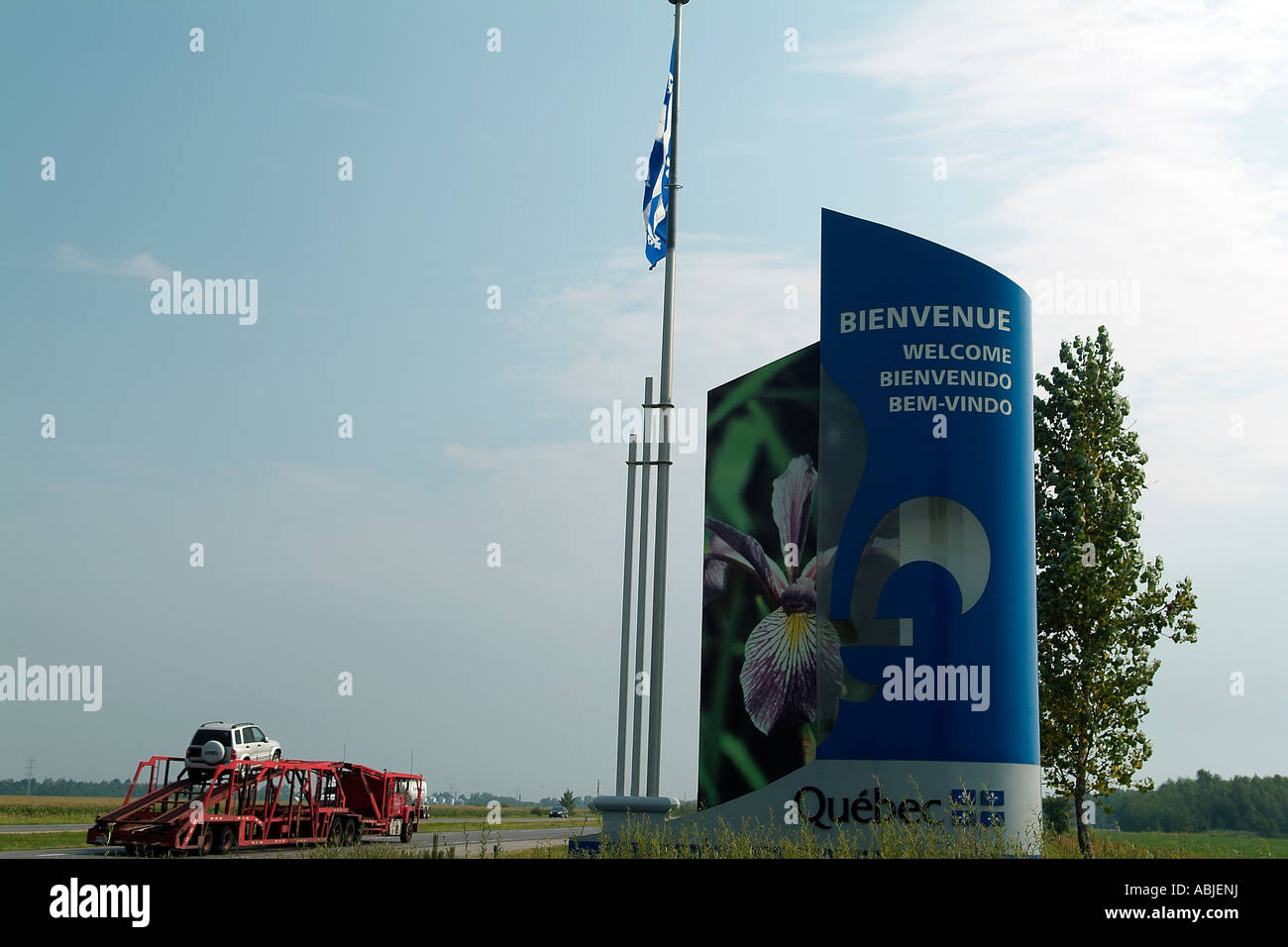 Welcome to quebec hi-res stock photography and images - Alamy