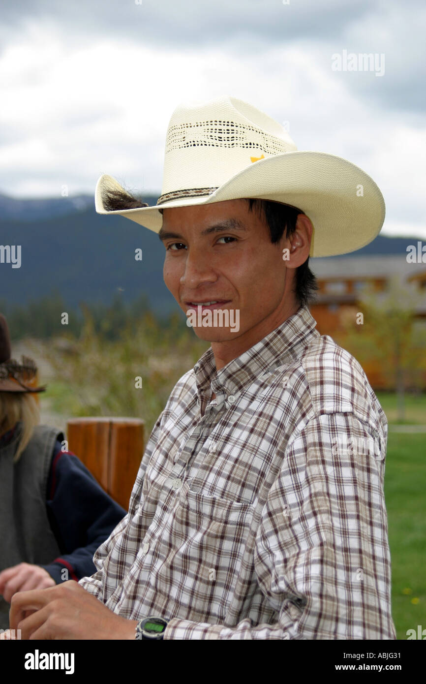 Native canadian boy hi-res stock photography and images - Alamy