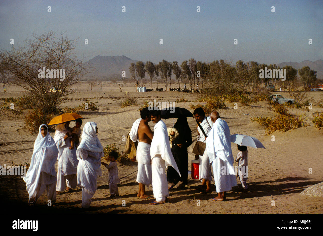 Islam pilgrims in mecca hi-res stock photography and images - Alamy