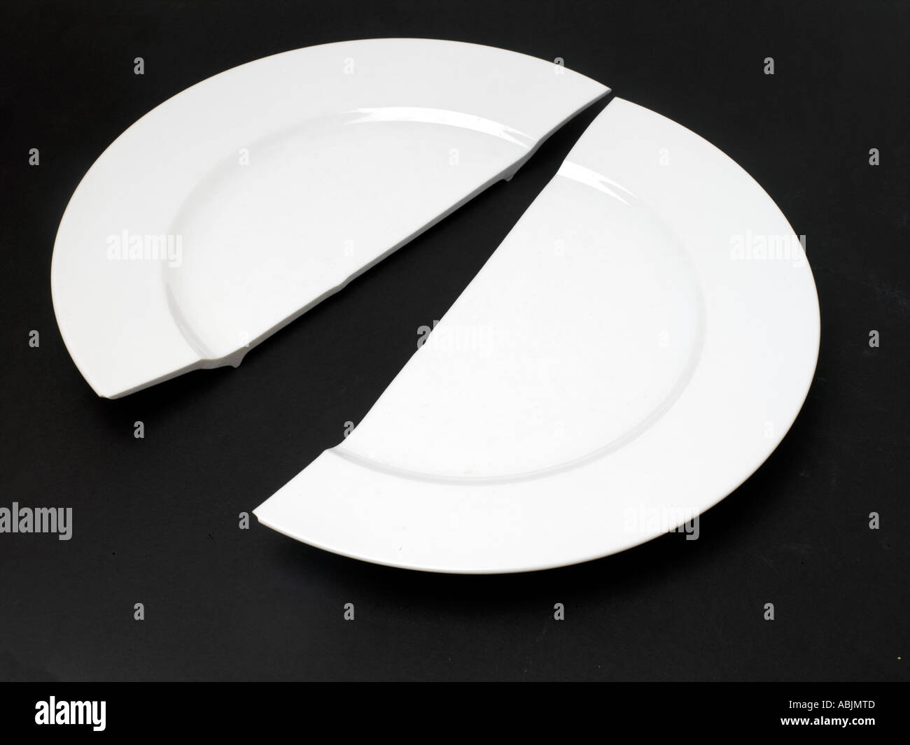 Broken plate hi-res stock photography and images - Alamy