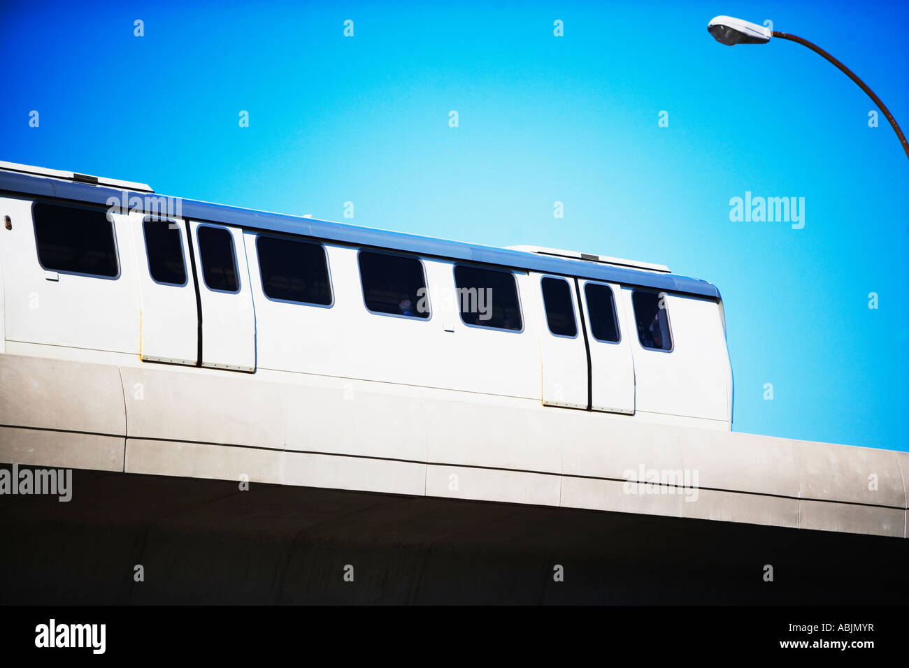 Elevated subway overpass hi-res stock photography and images - Alamy