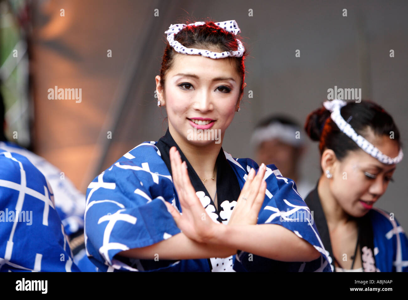 Traditional japanese entertainer hi-res stock photography and images ...