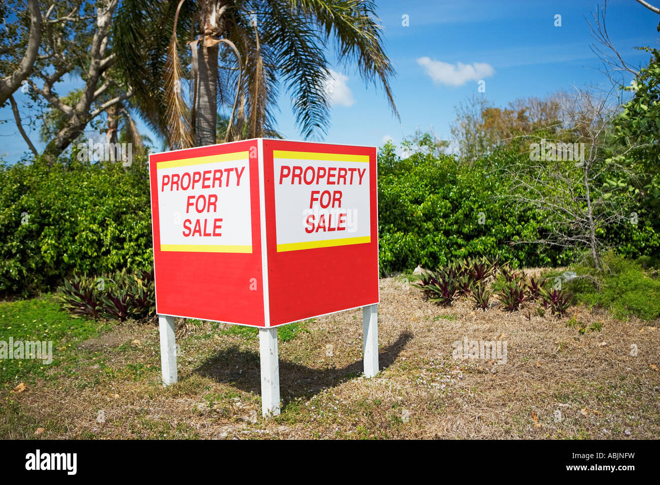 Property For Sale sign Stock Photo - Alamy