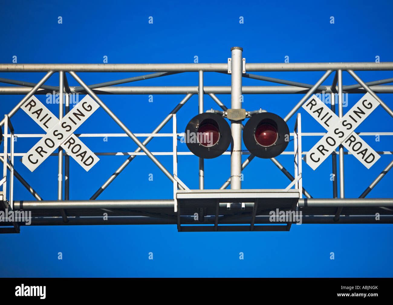Railroad crossing sign and lights Stock Photo - Alamy