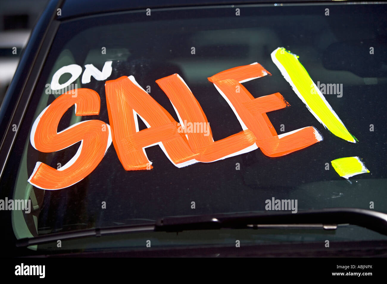 For sale sign car windscreen hi-res stock photography and images - Alamy