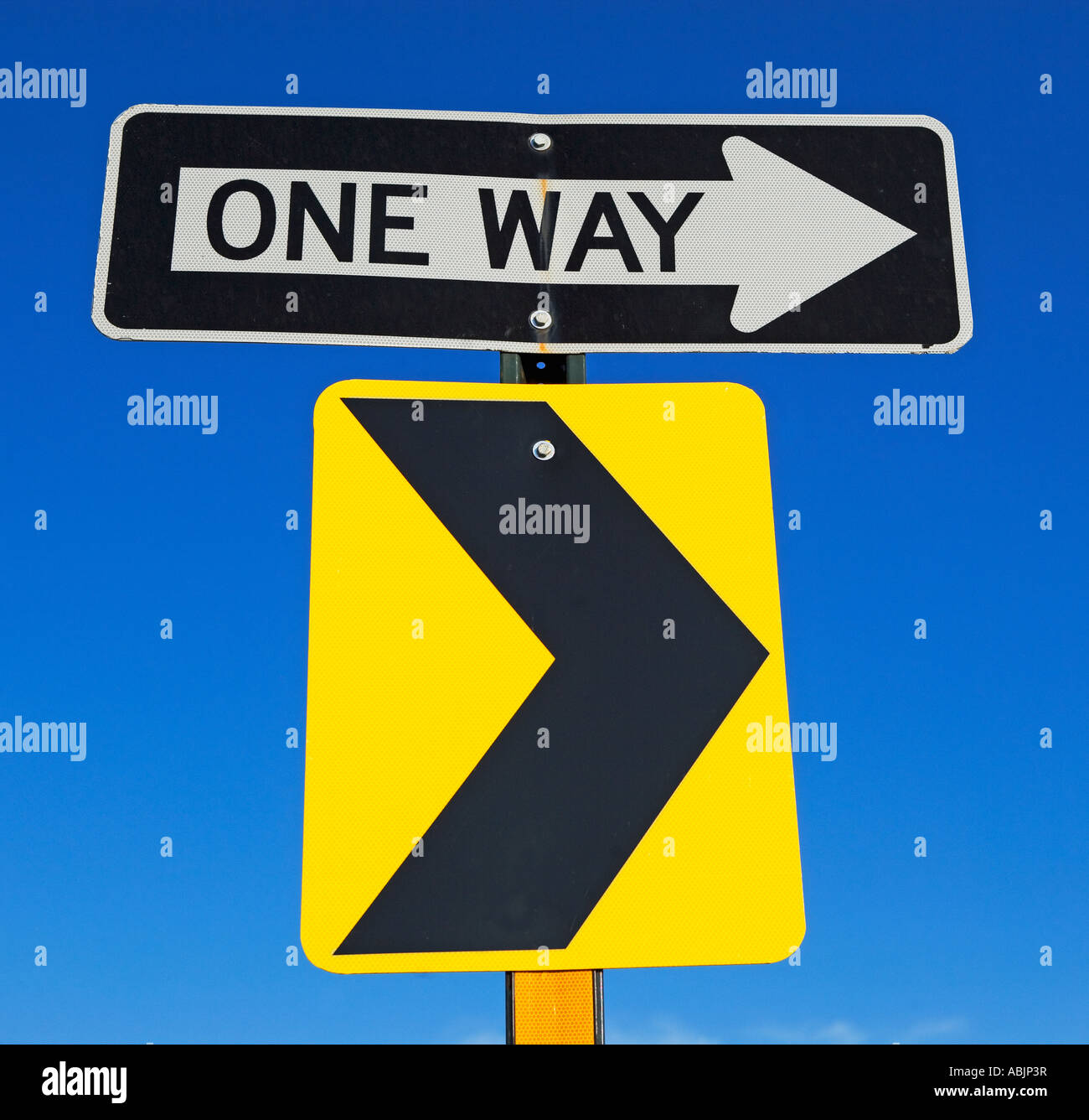 One Way and arrow street signs Stock Photo - Alamy