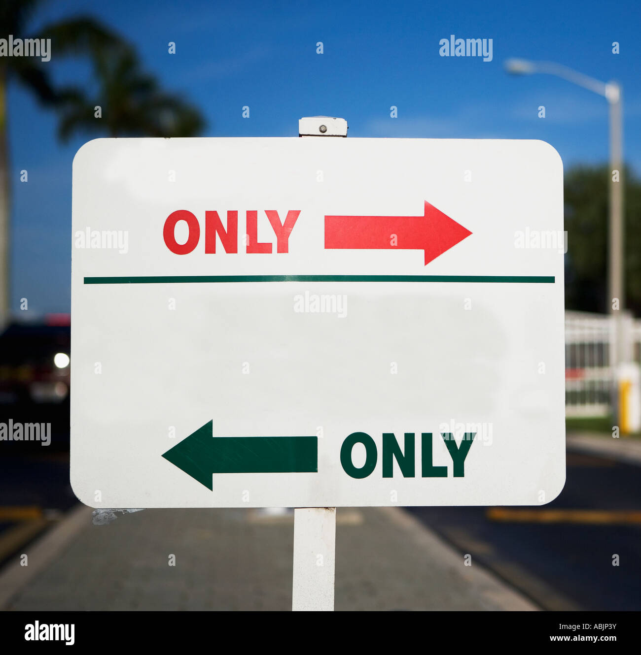 Opposite directions hi-res stock photography and images - Alamy