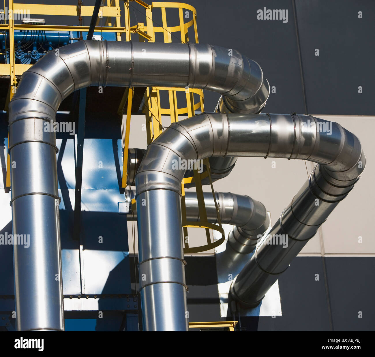 Outside metal hi-res stock photography and images - Alamy
