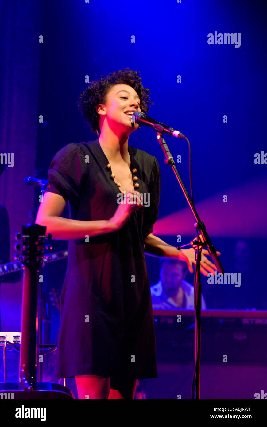Corrine Bailey Rae in concert Stock Photo - Alamy