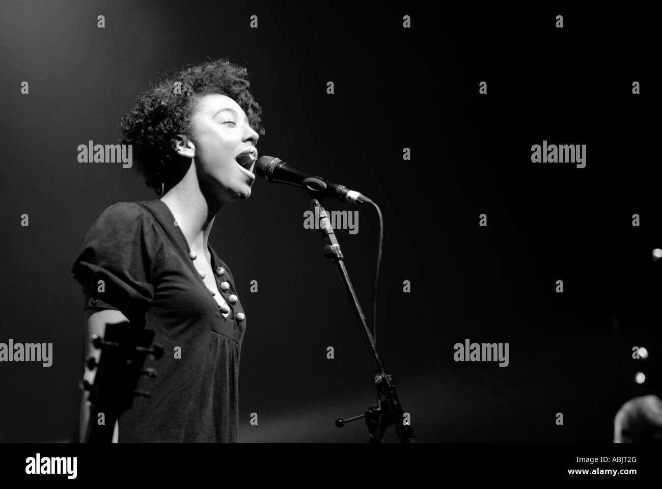 Corrine Bailey Rae in concert Stock Photo - Alamy